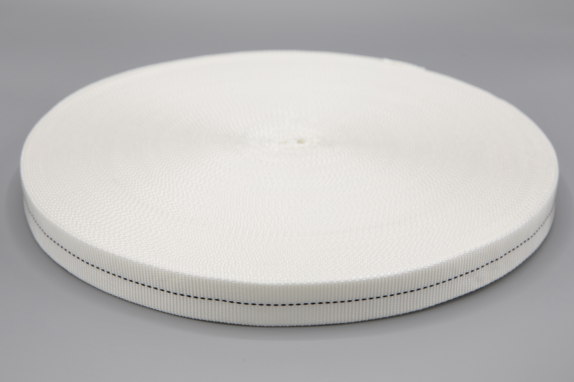 Lorentzen & Pladsen AS. PES tube webbing 25 mm hvit 45,7 m