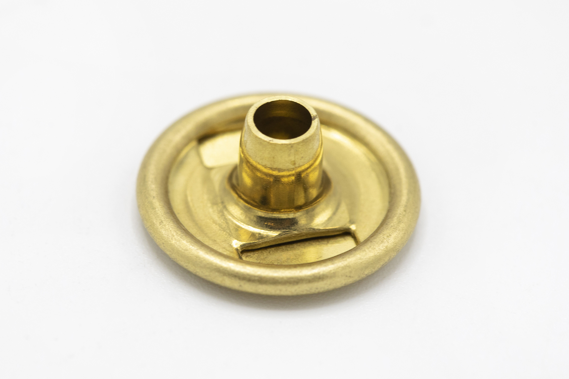 Lorentzen & Pladsen AS. Trykknapper 201 messing 1 kalott